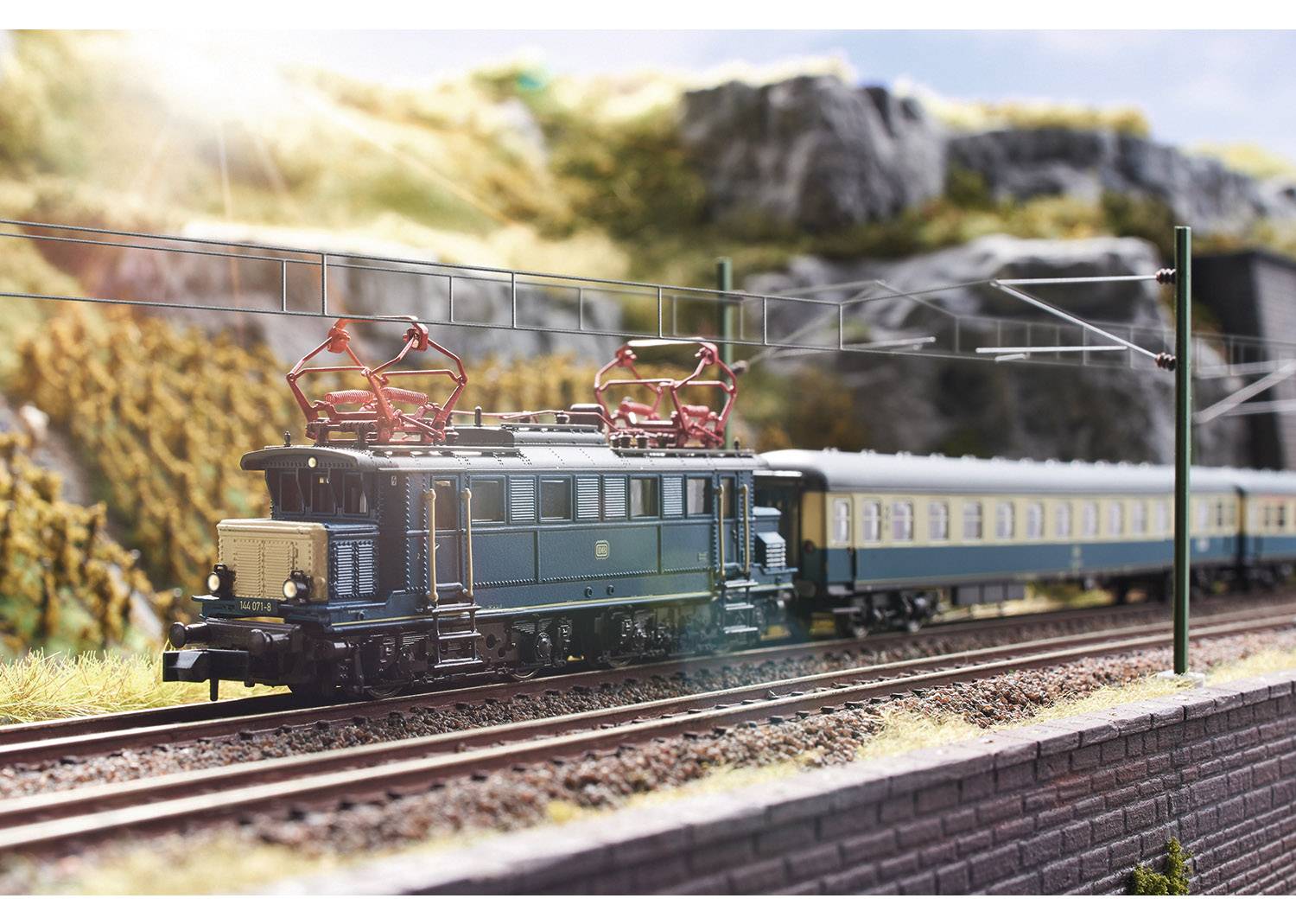 MiniTrix 16663 N E-Lok BR 144 der DB versandkostenfrei | voelkner