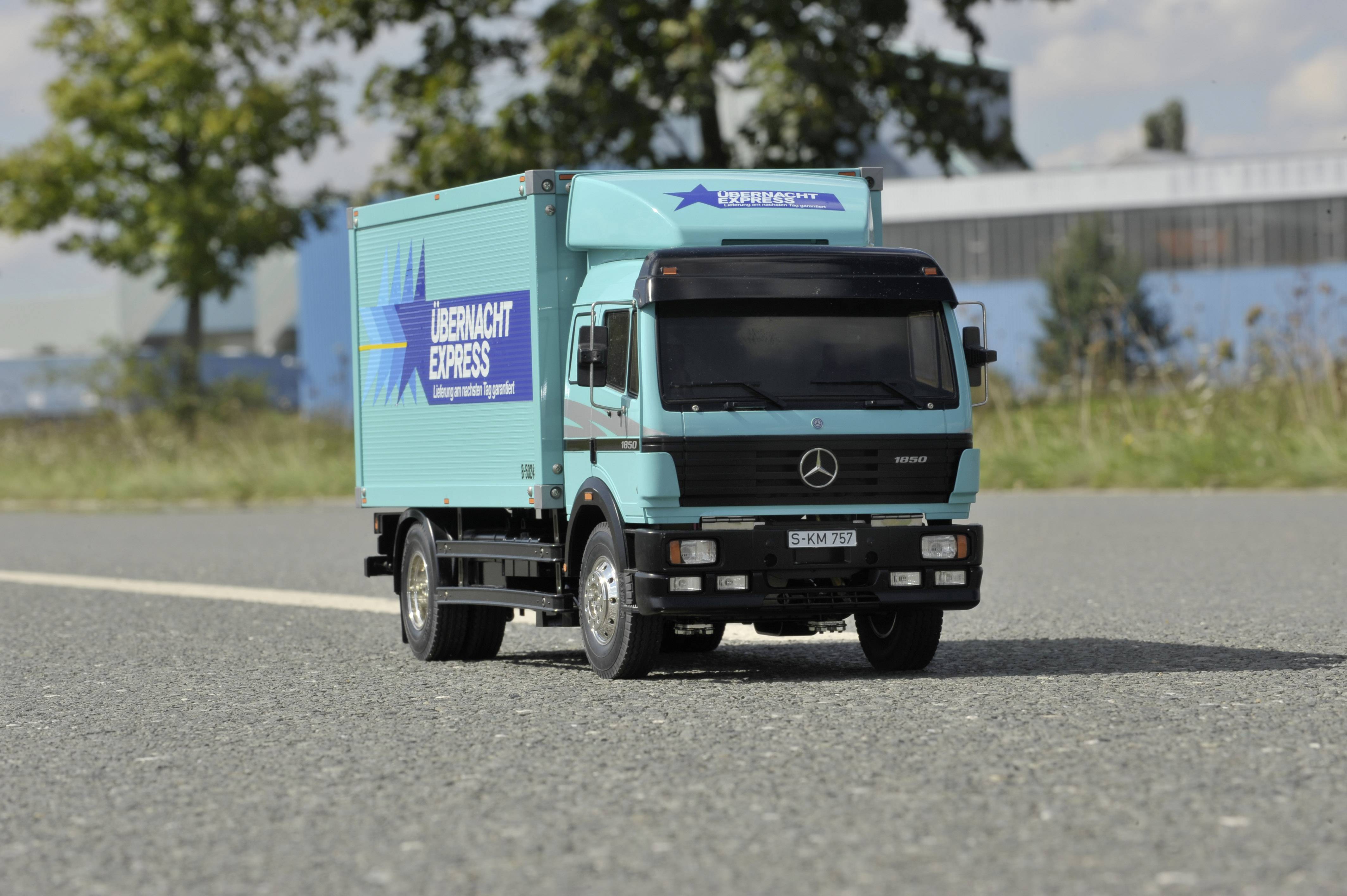 Tamiya 300156307 Mercedes-Benz 1850L Ü-E BS 1:14 Elektro RC Modell-LKW ...