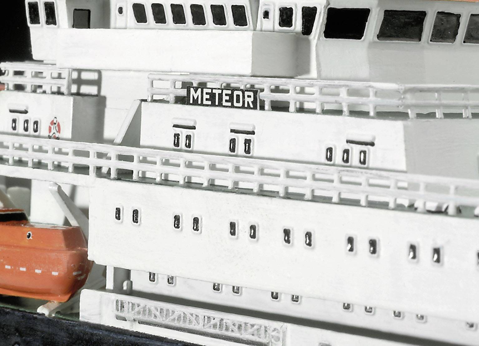 Revell 05218 German Research Vessel Meteor Schiffsmodell Bausatz 1:300 ...