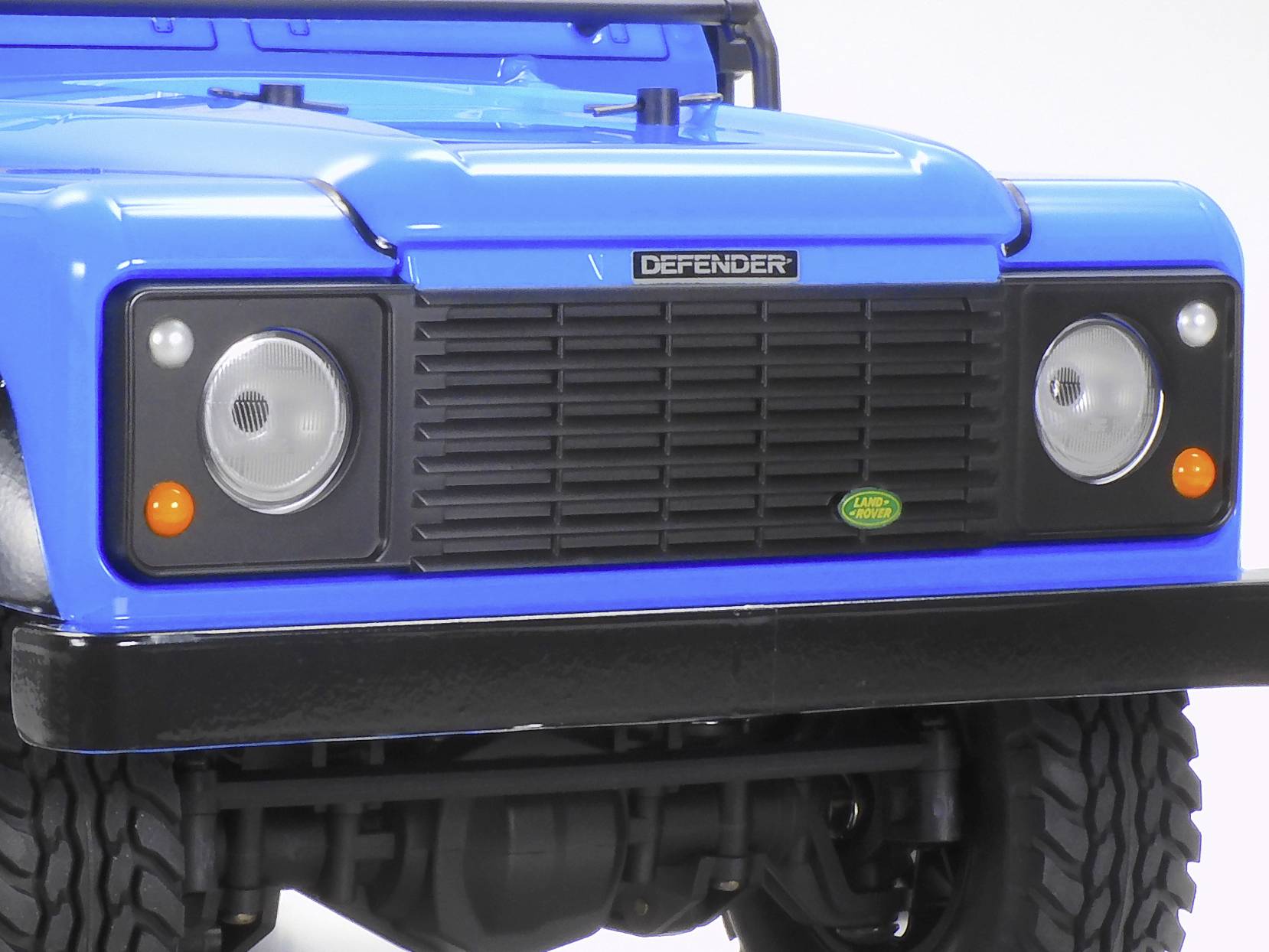 Tamiya 1:10 RC Land Rover Defender 90 CC-02 1:10 RC Modellauto Elektro ...